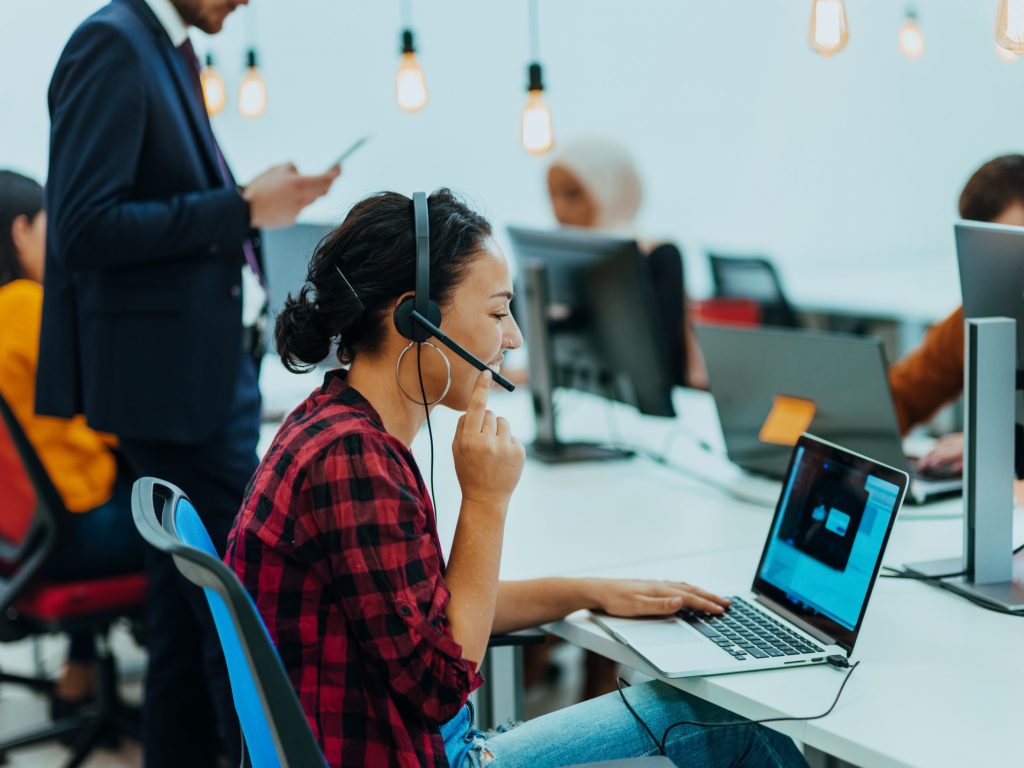 What is a tech support professional